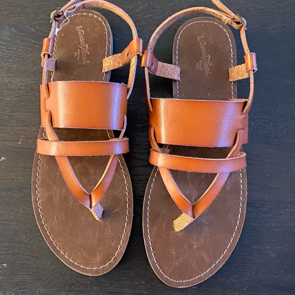 Universal Thread | Shoes | Universal Thread Womens Sandals | Poshmark